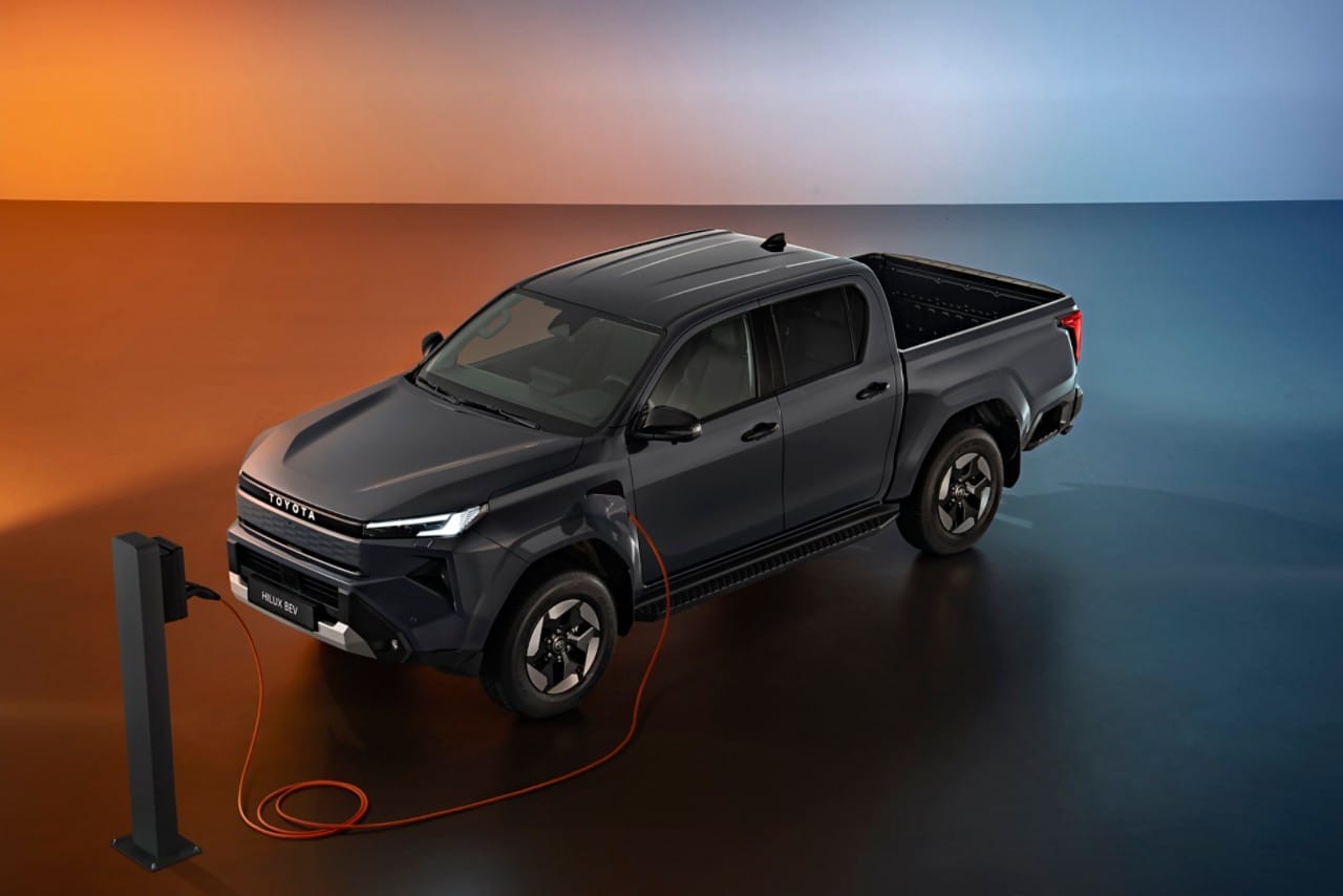 Toyota Hilux Electric | BEV Pickup Debuts